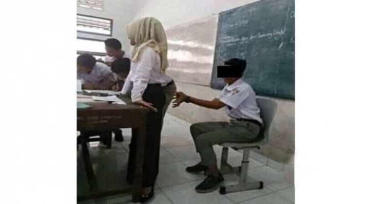 Foto Pelajar Yang Melecehkan Guru Di Kelas Ini Viral Dan Bikin Geram