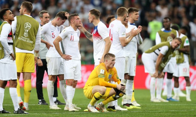 Inggris yang tertawa di awal dan menangis di akhir