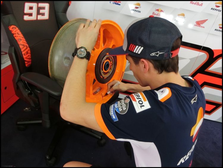 Velg motor MotoGP milik Marc Marquez dijual secara terbatas