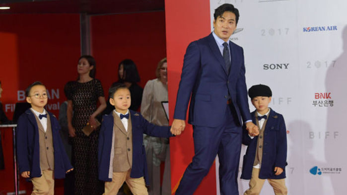 Intip 10 potret terbaru Song Triplets, penampilannya bikin pangli