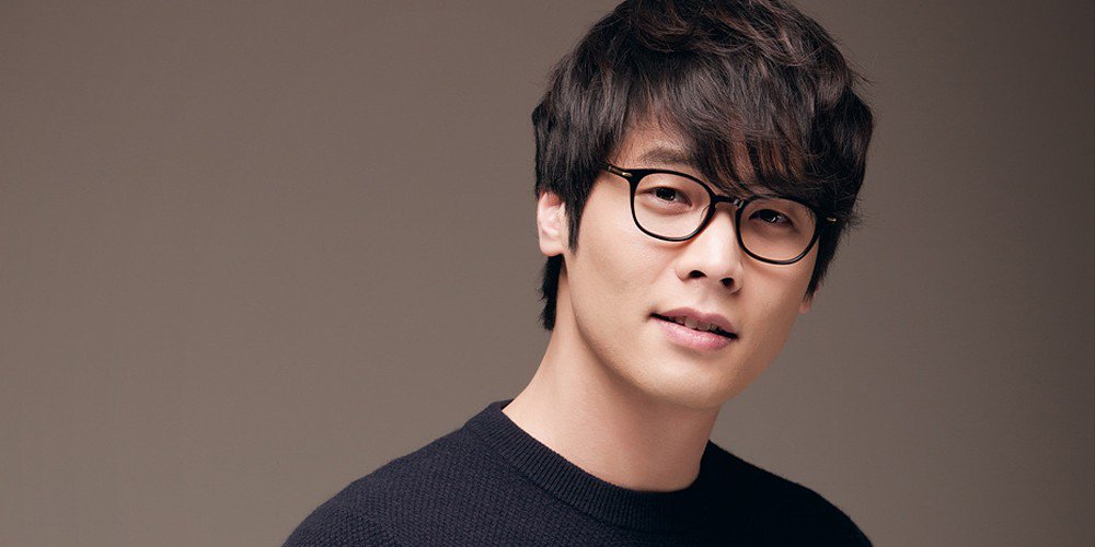 6 Potret Choi Daniel, bos keren ganteng di Drama Korea Jugglers