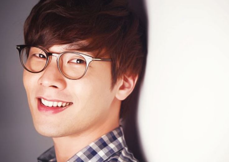 6 Potret Choi Daniel, bos keren ganteng di Drama Korea Jugglers