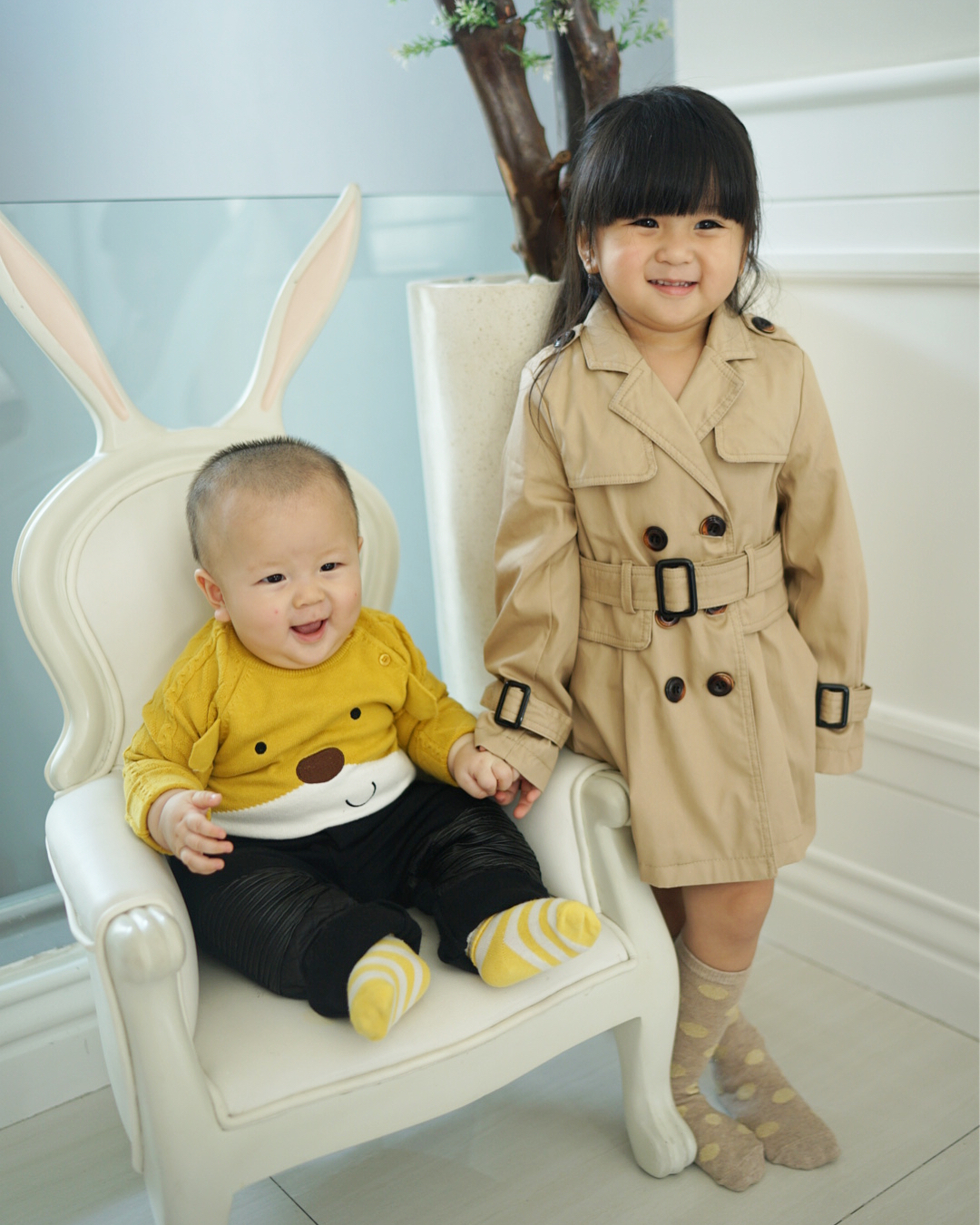 10 Momen kekompakan Baby Moonella dengan sang adik