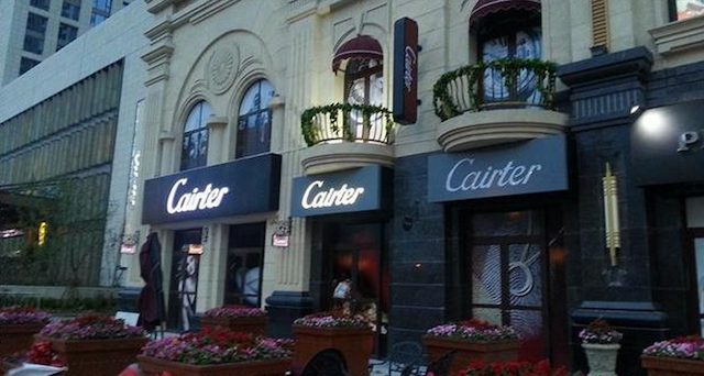 8 Toko barang branded tiruan di Cina ini mirip banget sama aslinya