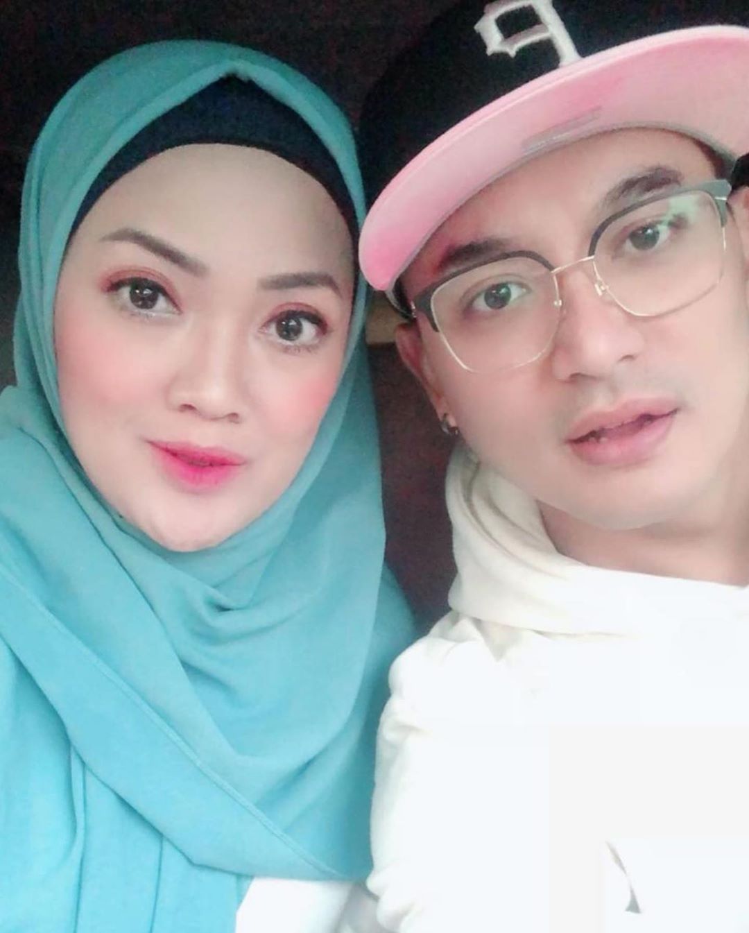 Jarang disorot, ini 9 potret bahagia keluarga Panji Saputra