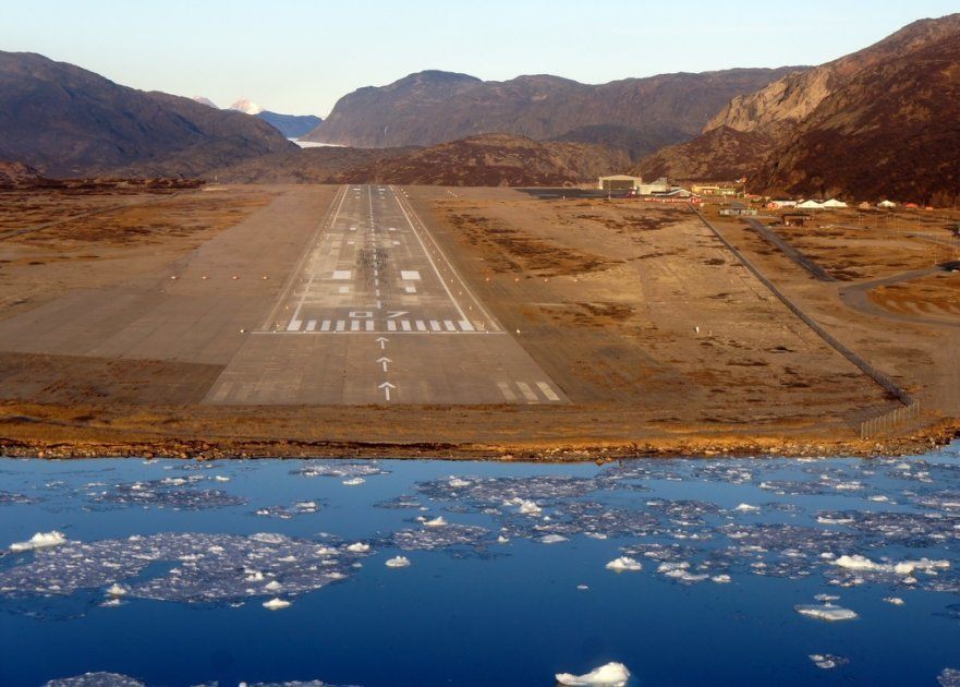 10 Of the most unique and extreme airplane runways in the world