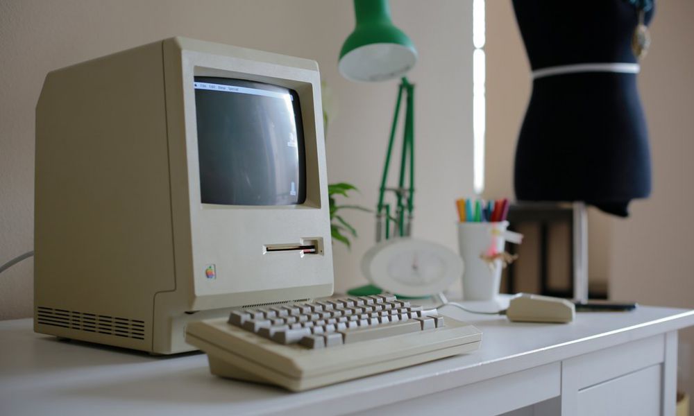 40 tahun eksis, ini transformasi produk Apple, mana paling keren?