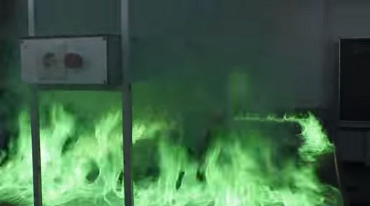 Begini cara bikin api hijau ala Game of Thrones, gampang!