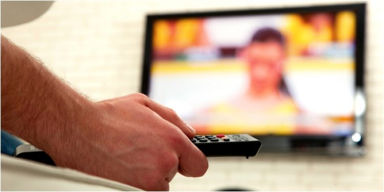 Orang yang lebih sering nonton video dewasa ternyata lebih religius!