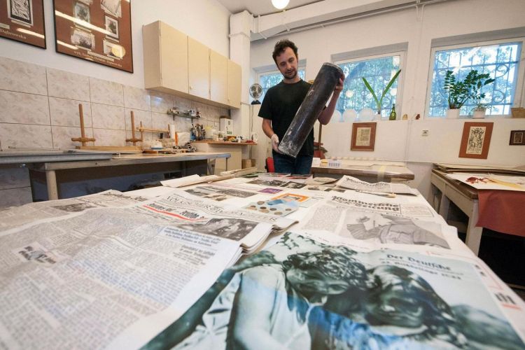 Time Capsule Nazi usia 80 tahun ditemukan, isinya bikin melongo