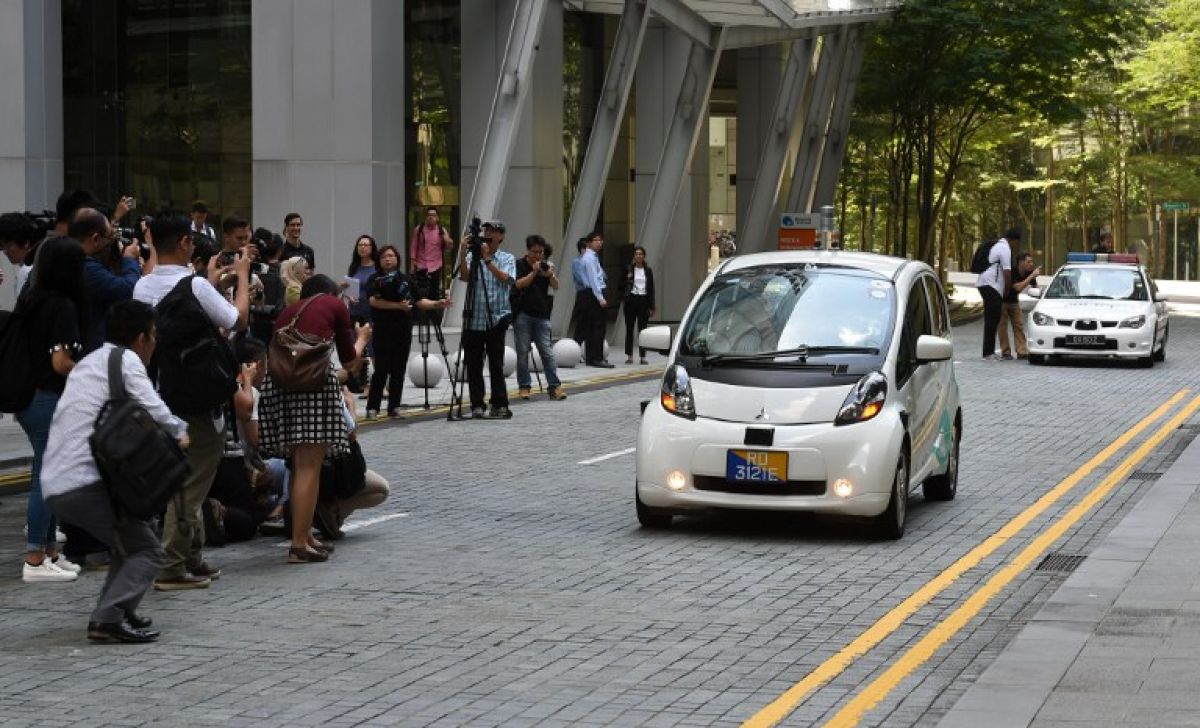 Driverless Taxi Hits Lorry In Singapore