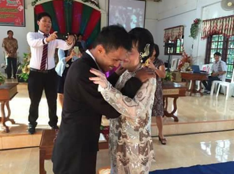 Cinta Tak Pandang Usia Pria 28 Tahun Ini Nikahi Wanita Usia 82 Tahun