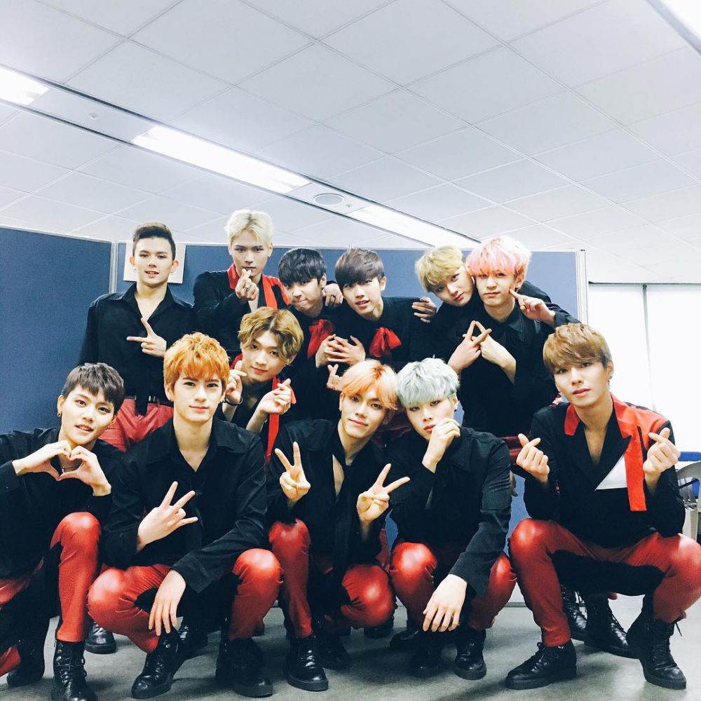 10 Foto Ganteng Manny Varsity Idol K Pop Pertama Yang Memeluk Islam 10 Foto Ganteng Manny Varsity Idol K Pop Pertama Yang Memeluk Islam