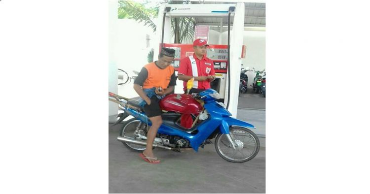 5 Modifikasi tangki motor paling nyeleneh, kreatif tapi lucu gitu deh