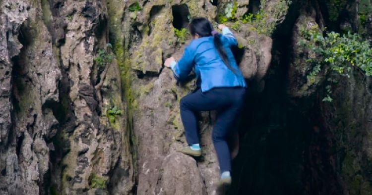 Wanita ini biasa panjat tebing 100 meter tanpa alat, mirip Spider-Man