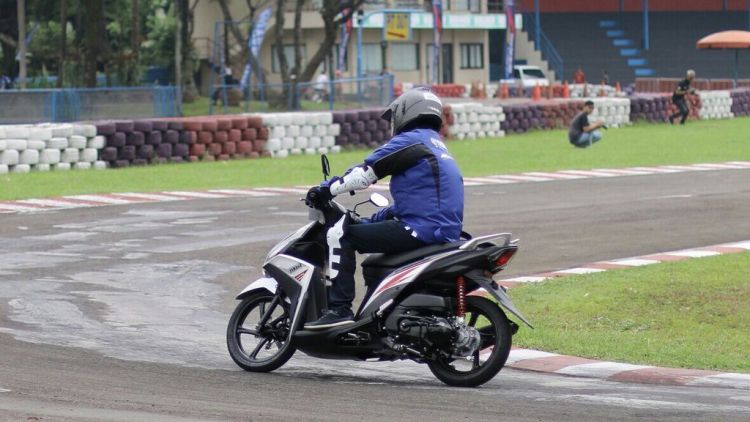Ini 6 fitur motor matik yang ngebantu kamu banget saat bepergian
