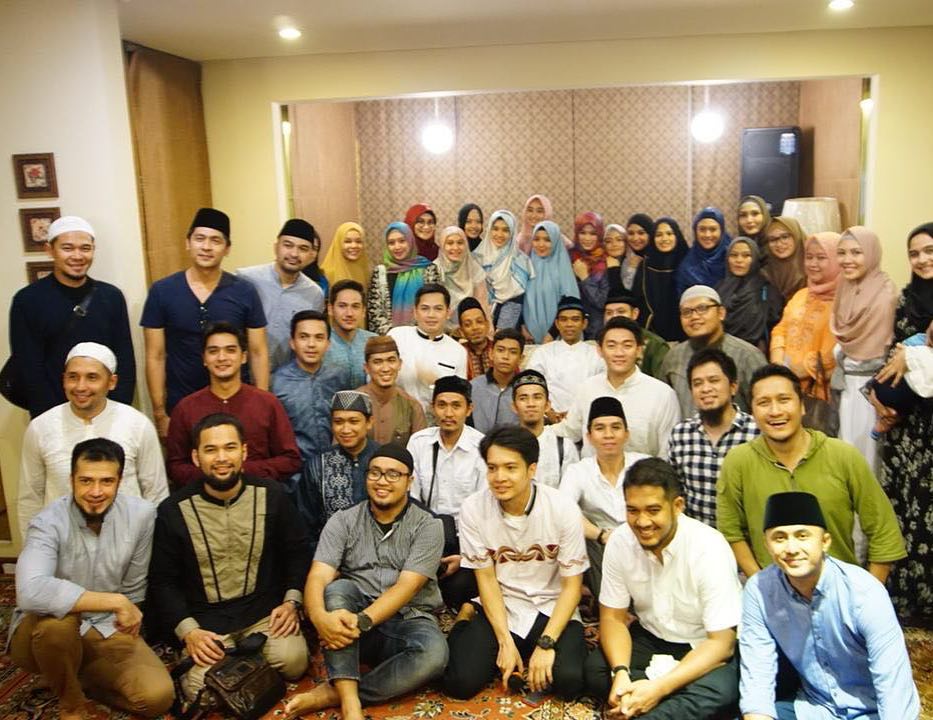 5 Seleb ganteng ini kini berguru pada Ustaz Abdul Somad