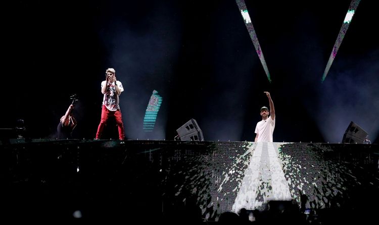 Begini keseruan konser The Chainsmokers yang hebohkan panggung Jakarta