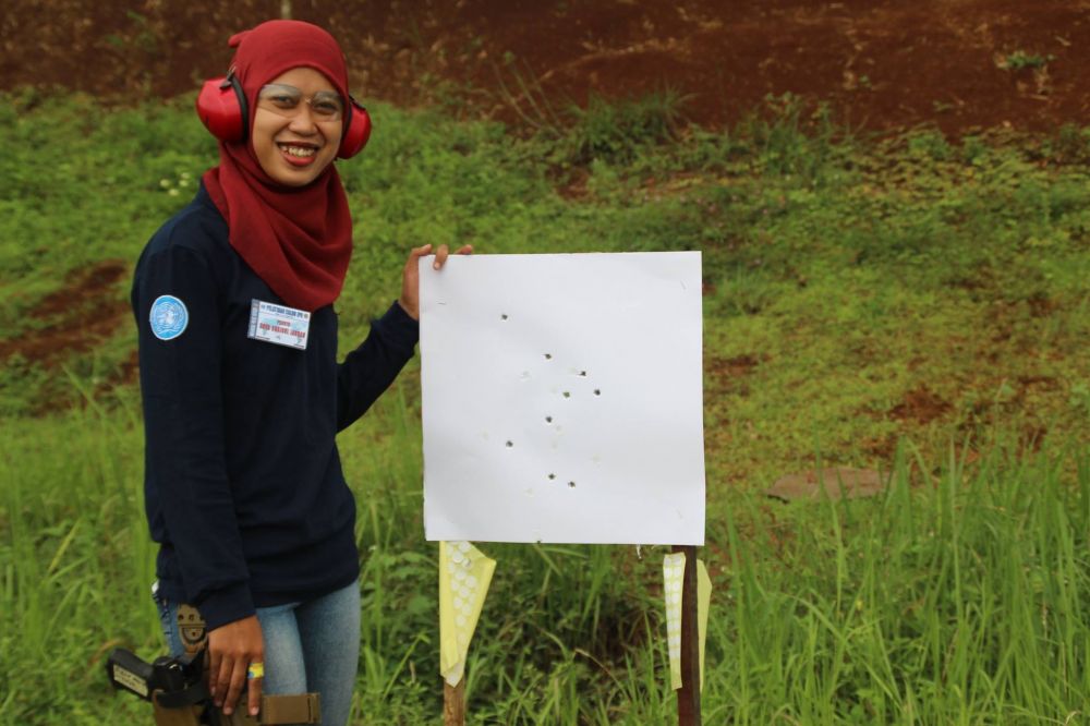 10 Foto Briptu Nova, polwan yang saksikan pernikahannya via video