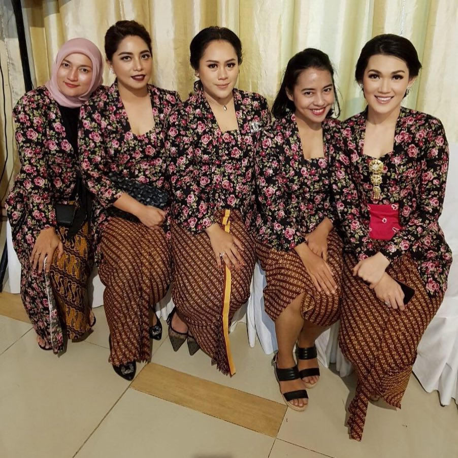 10 Pesona Sarah Amalia, mantan istri Ariel Noah yang kini berhija