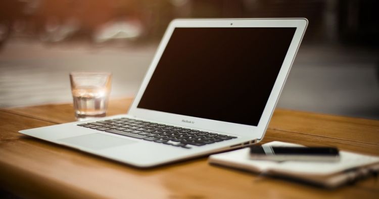 Sebelum reparasi, ini cara mengatasi laptop yang tersiram air