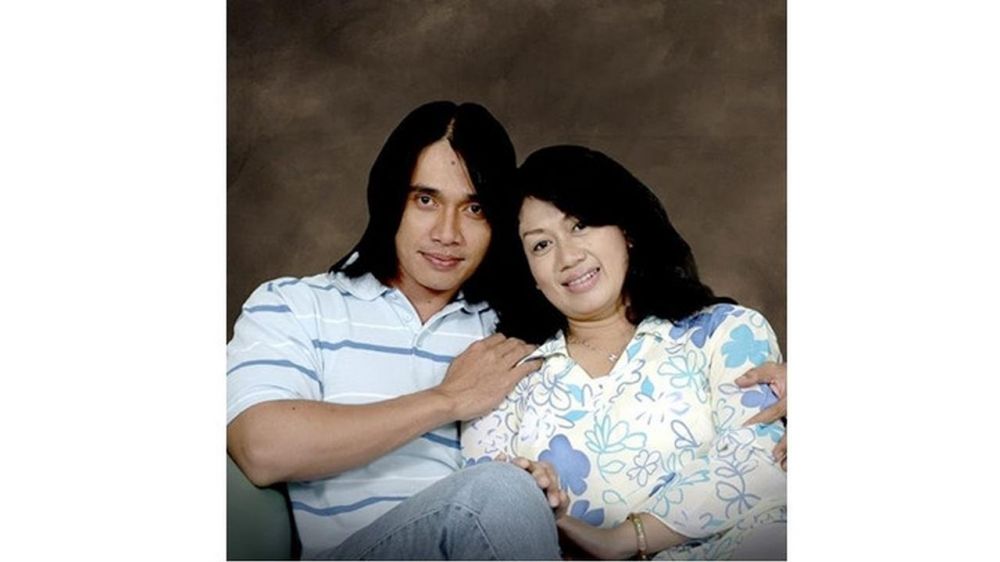 Mengenang Agung Hercules lewat 7 potret lawasnya dengan istri