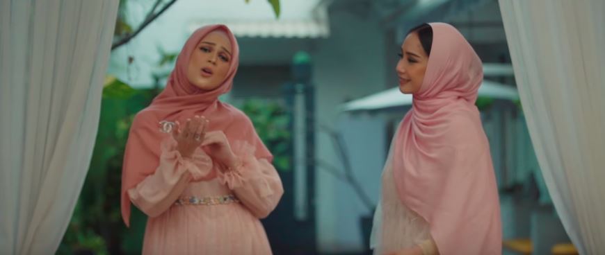Gaya Nagita Slavina di video klip bareng Cut Meyriska jadi sorota