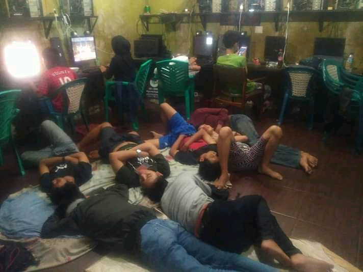 12 Potret absurd di warnet ini bikin senyum nostalgia