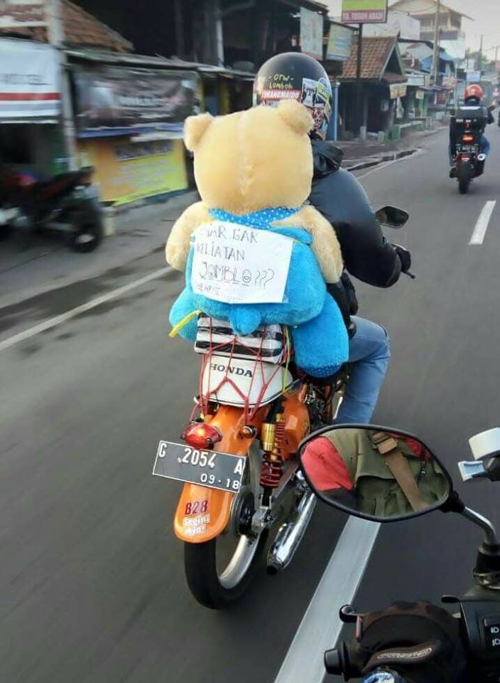 10 Peringatan lucu dari pengendara motor ini kocak abis