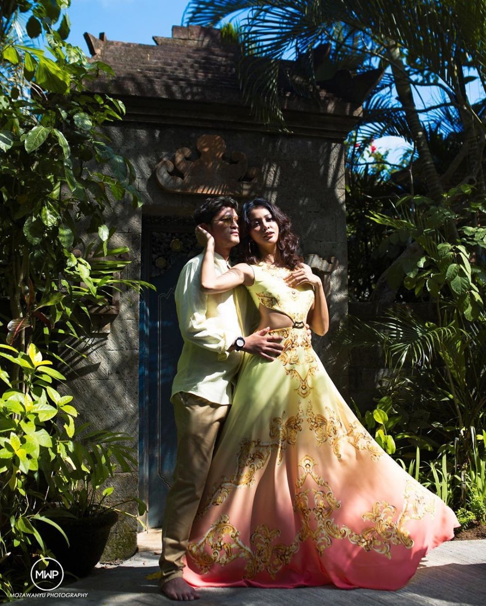 8 Potret prewedding Syamsir Alam & Bunga Jelitha, temanya