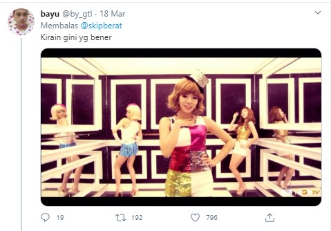 10 Cara Idol K-Pop naik lift ini bikin K-Popers senyum sendiri