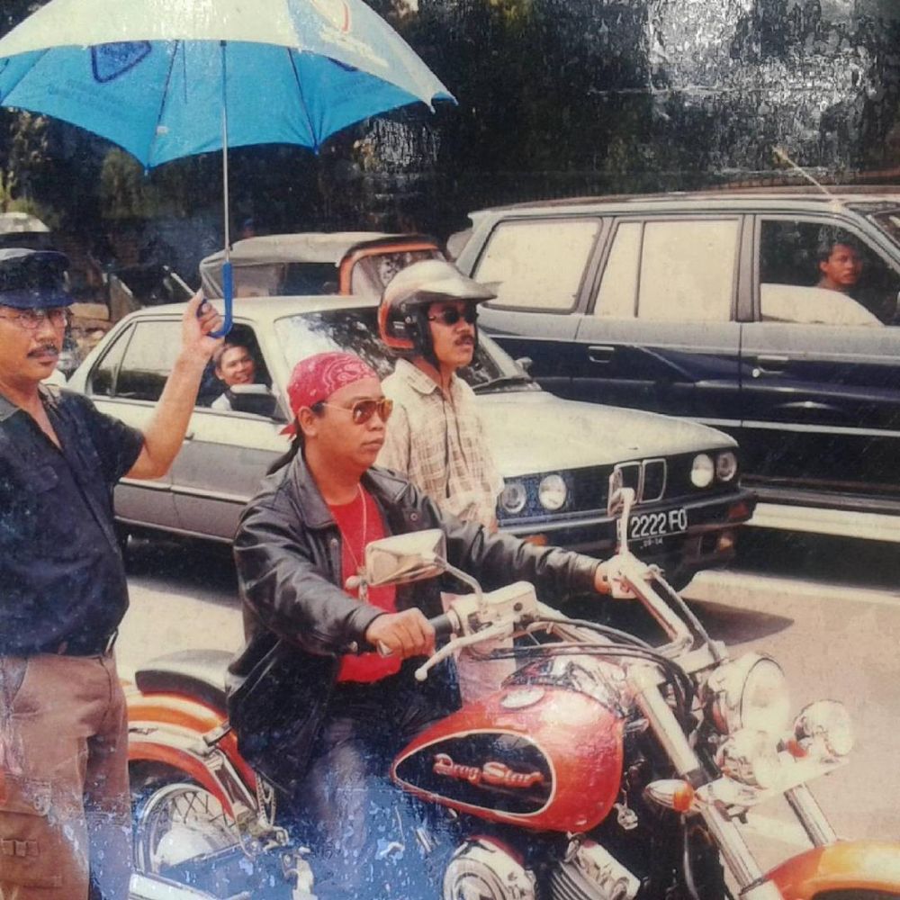 9 Potret lawas Mandra, foto pernikahannya curi perhatian