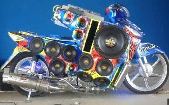 10 Modifikasi sepeda motor full sound system ini nyentriknya meng