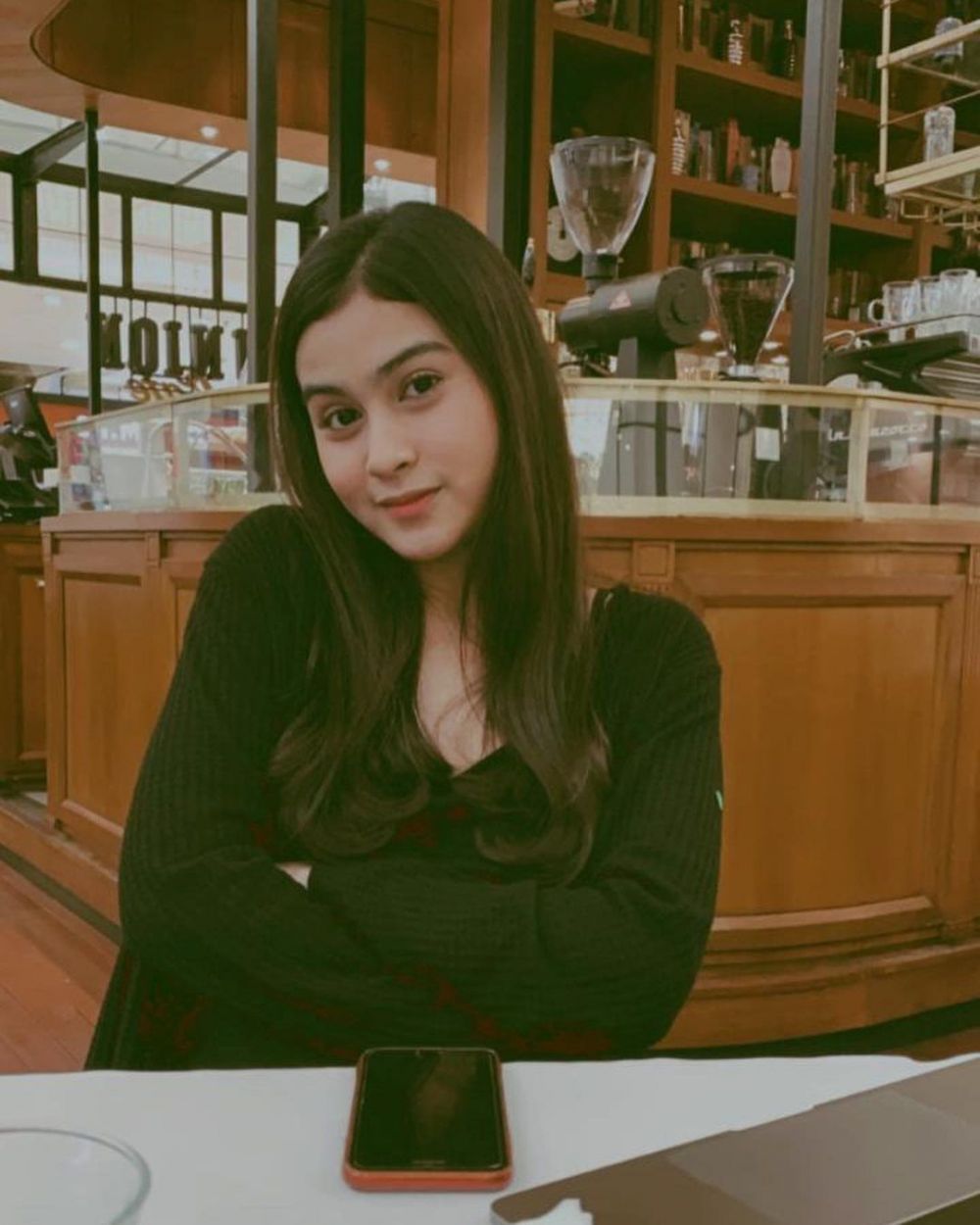 10 Pesona Junisya Putri, anak aktor 80-an Dwi Yan yang jarang ter