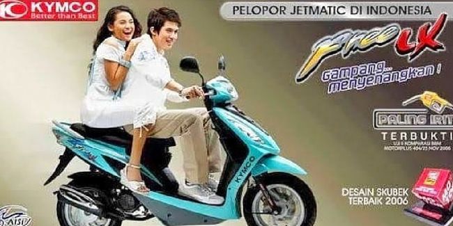 Potret lawas 7 penyanyi cantik jadi bintang iklan motor, mangling