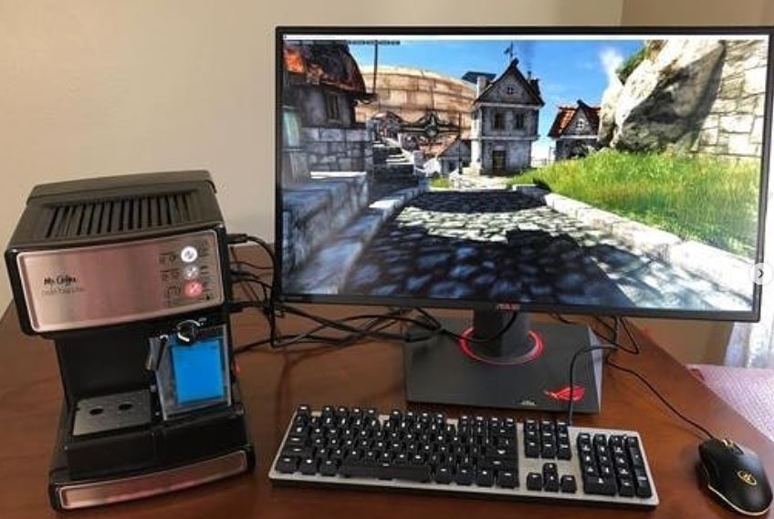 11 Ide unik sulap barang bekas jadi tower PC, minimalis tapi kece ...