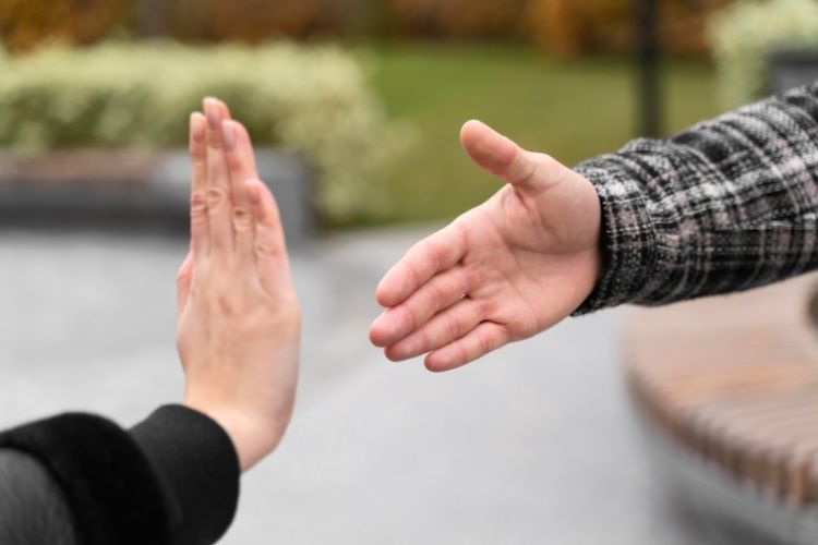 45 Contoh kalimat penolakan, ciri serta fungsinya