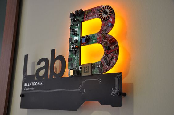 11 Ide unik sulap komponen hardware komputer jadi hiasan menarik ...