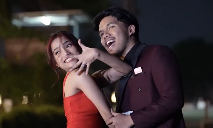 5 Seleb dapat kado ultah cincin dari pacar, milik Fuji ratusan juta