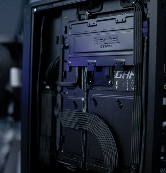 11 Ide kreatif atur kabel komputer agar terlihat rapi, enak dipandang ...