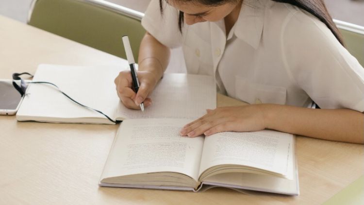 15 Contoh kalimat perincian bahasa Indonesia serta penjelasannya