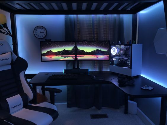 11 Penampakan unik set up komputer di kolong tempat tidur, bikin kerja ...