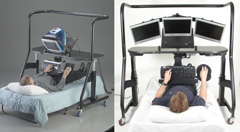 11 Potret nyeleneh set up komputer di atas kasur, cocok untuk kerja ...