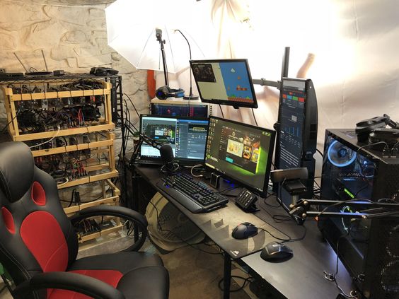 11 Ide kreatif set up kerja dengan banyak perangkat komputer, bikin ...