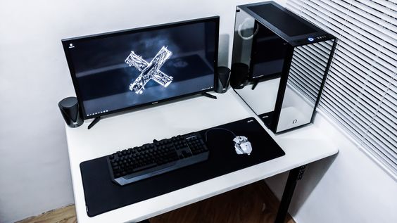 11 Ide kreatif rakit komputer dengan komponen berwarna chrome, tampil ...