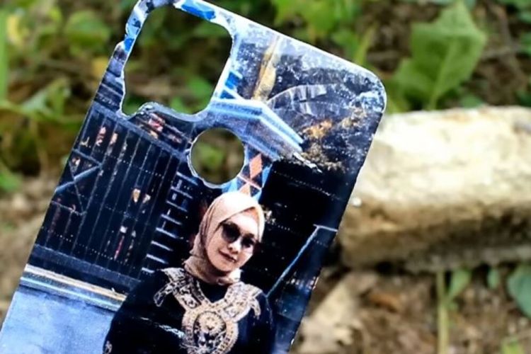 Cara hias casing smartphone dengan foto sendiri, cukup gunakan cat ...