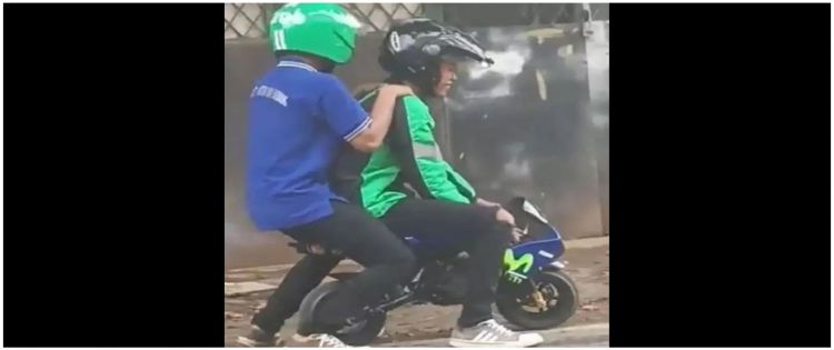13 Momen kocak driver ojek online bawa kendaraan antimainstream, bikin ... 13 Momen kocak driver ojek online bawa kendaraan antimainstream, bikin ...