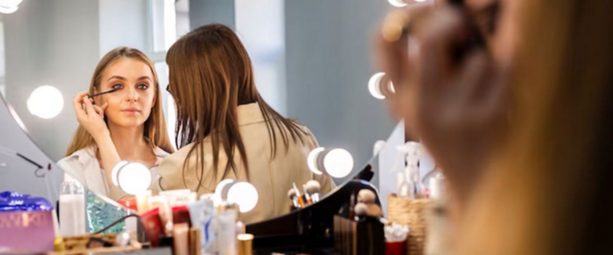 Bukanasal ditap-tap, ini trik blend makeup bebas dempul agar waja