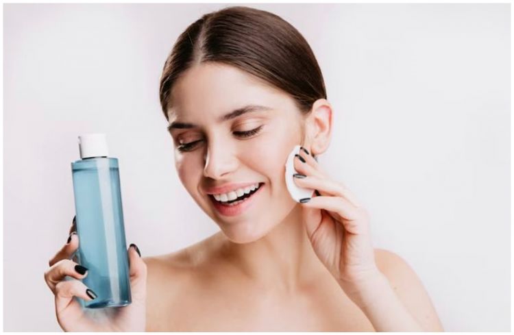 9 Rekomendasi micellar water untuk kulit kering mulai Rp 30 ribu, bikin ...