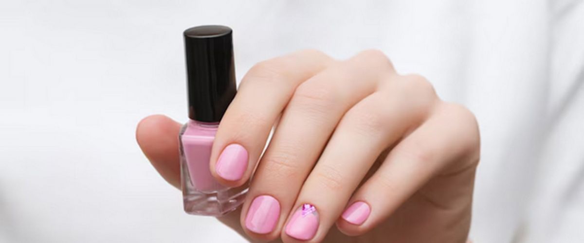 Hanya pakai 1 jenis daun, begini cara membuat kutek di rumah hasi